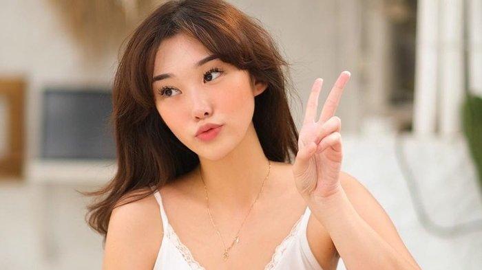 Livy Renata Dinyinyir Netizen Berani Unggah Foto Seksi di Ranjang, Panen Komentar Panas ...