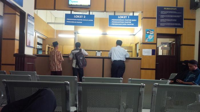 Temukan Pungli atau Dipersulit di Imigrasi, Segera SMS atau Lapor ke ...