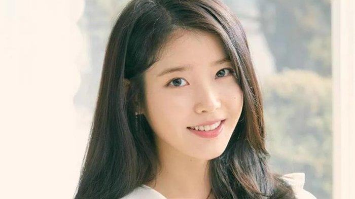 Translate Korea Indonesia: Lirik Lagu IU - My Old Story yang Viral di ...