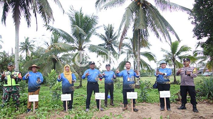 FOTO-FOTO: Hari Lingkungan Hidup Sedunia di PPU, Tanam Mangrove dan Bersih-bersih Pantai Corong ...