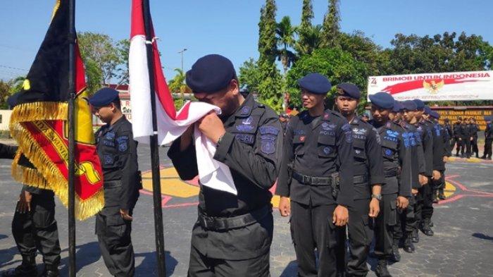 BREAKING NEWS - Bantu Amankan Aksi Unjuk Rasa di Jakarta, Sat Brimob Polda Kaltim Kirim 100 ...