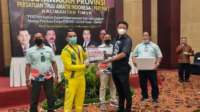 Raih Perunggu di PON Papua, Petinju Kaltim Rahman Dapat Bonus Rp 50 Juta, Sebagian ke Anak Yatim ...