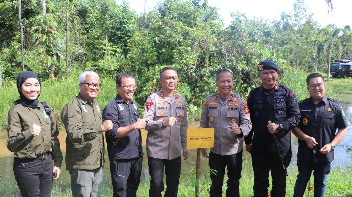 Semarak HUT ke-77 Brimob, Polda Kaltim Tanam Pohon di Kawasan Konservasi Orangutan di Samboja ...