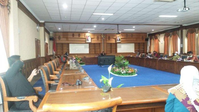 Merasa Tak Dipenuhi Haknya, 4 Koperasi Kelapa Sawit Mengadu ke DPRD ...