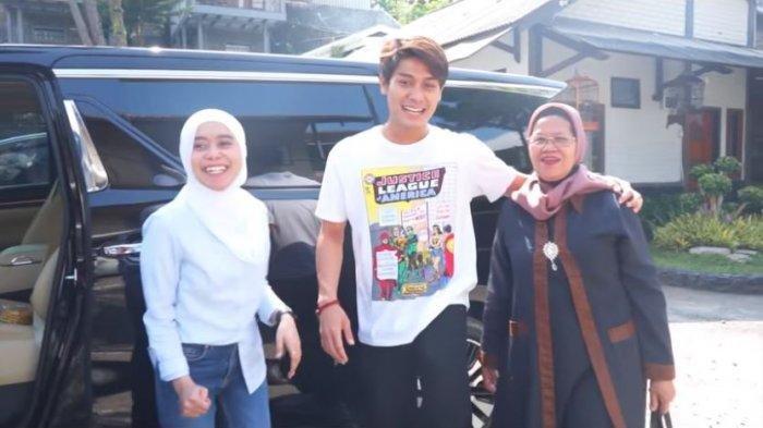 Leslar Liburan Bareng Keluarga, Usai Bahas Lamaran, Lesty Kejora dan ... Leslar Liburan Bareng Keluarga, Usai Bahas Lamaran, Lesty Kejora dan ...