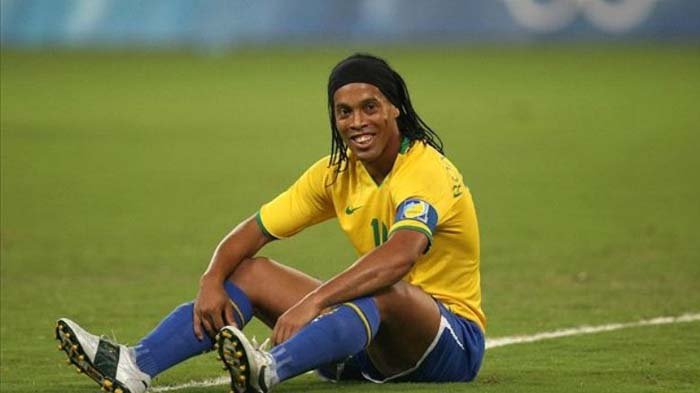 PROFIL Ronaldinho Legenda Sepak Bola Brasil, Bakal Merumput di ...