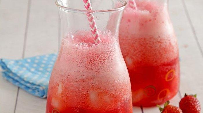 Cara Bikin Es Stroberi Leci Super Enak, Menu Buka Puasa Segar yang ...