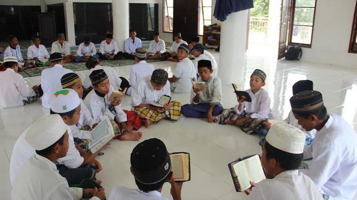 60 Ucapan Hari Santri Nasional 2024 yang Penuh Makna Lengkap Sejarah dan Tema yang Diusung Tahun ...