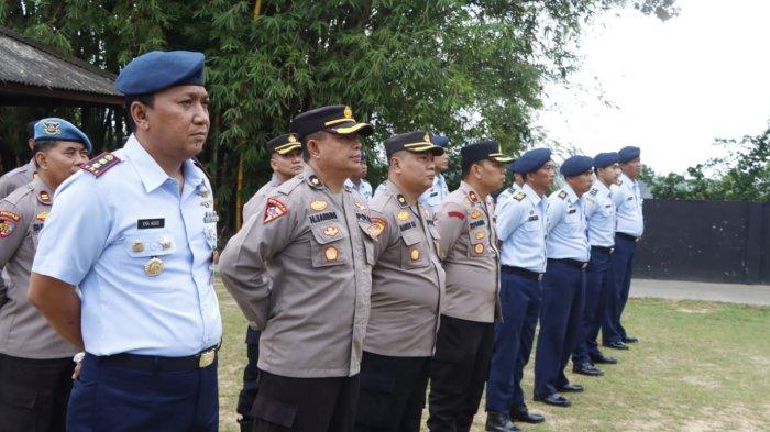 Polresta Balikpapan Apel Pagi di Markas Satuan Radar 223 - Tribunkaltim.co
