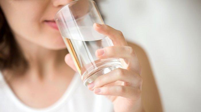 Adab Minum Dalam Ajaran Islam, Lengkap dengan Keterangan Hadisnya ...