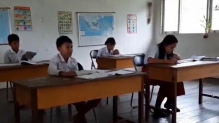 Guru Semangat Mengajar Di Pelosok Desa Berdedikasi Tinggi Tanpa