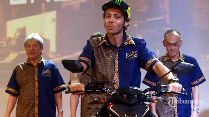 Valentino Rossi Pakai Baju Batik dan Memuji Keindahan Pulau Bali ...