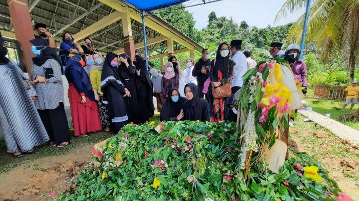 Gubernur Isran Noor Hadir pada Pelepasan Jenazah Awang Ferdian, Sebut ...