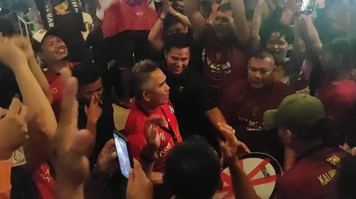 Suporter PSM Makassar Konvoi Keliling Tarakan, Wali Kota Khairul Tabuh ...