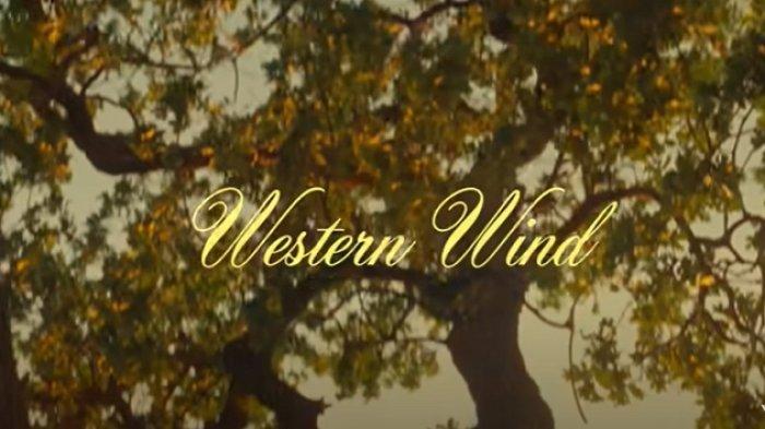 Intip Lagu Carly Rae Jepsen yang Berjudul Western Wind, Lengkap dengan ...