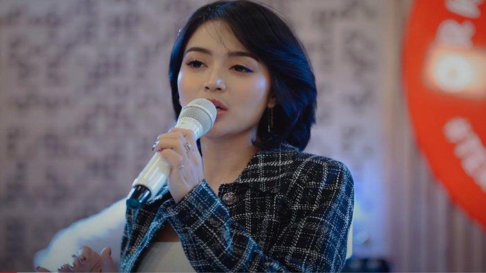 Wika Salim Nangis di Panggung Kala Nyanyikan Lagu Bintang Kehidupan, Kini Banjir Dukungan ...