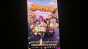 Lirik Lagu Dengar Hatimu OST Jumbo, Dinyanyikan Prince Poetiray feat ...