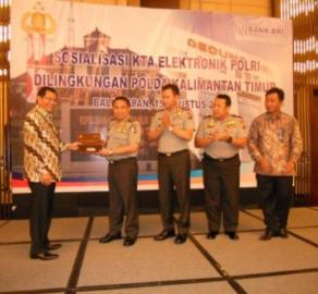 e-KTA, Kartu Anggota Polri Merangkap Alat Transaksi - Tribunkaltim.co