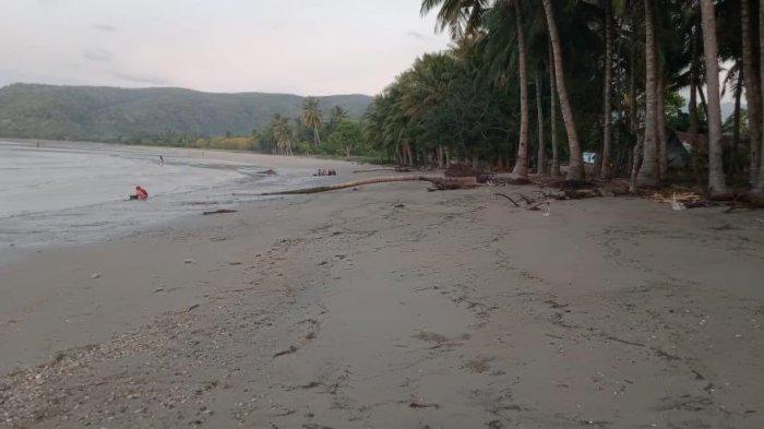 Warga Minta Pemerintah Bangun Tembok Penahan Abrasi Pantai Tompong Manggarai Timur - Pos-kupang.com
