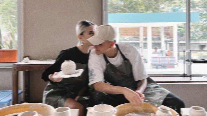 Agnes Mo dan Sang Kekasih Terpaut 13 Tahun, Sang Artis Tetap Romantis Saat Buat Tembikar Bareng ...
