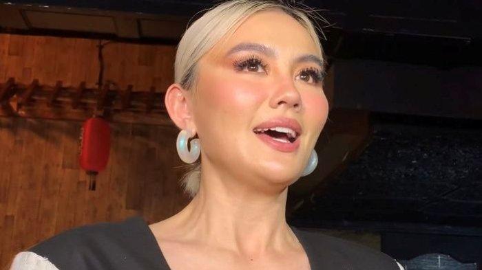 Agnez Mo Dicibir Hater Sebut Nenek-nenek, Sang Penyanyi Bertindak: Kita ...