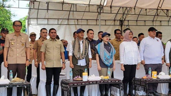 Tanam Pohon Bareng Menhut di Kupang, Ahmad Yohan DPR Ungkap Keberpihakan Pemerintah - Pos-kupang.com