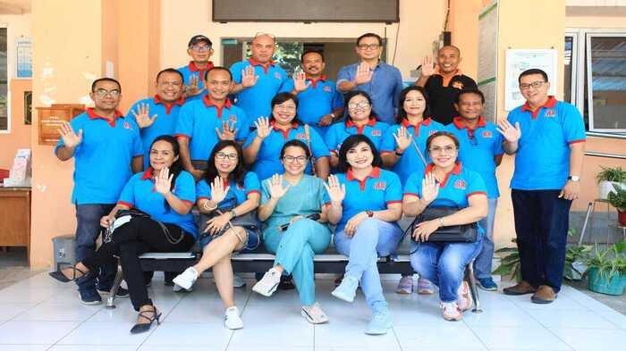 Alumni SPENSA 88 'Bataikat Jadi Satu' Bagi Sembako untuk Bumil Kepala ...