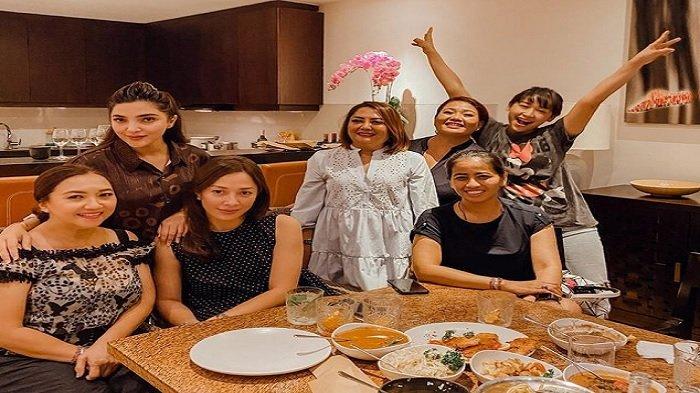 Ashanty Habiskan Malam Bareng Bestie di Bali, Netizen Sindir Genda ...