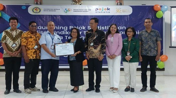 BPS Kabupaten Kupang dan Unika Widya Mandira Teken MoU Serta Launching Pojok Statistik - Pos ...