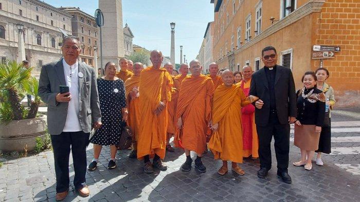 Kunjungan Bhikku dan Umat Awam Buddha ke Vatikan: Walk for Peace ...