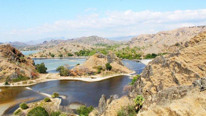 Destinasi Wisata NTT: Bukit Tuamese Indah Bak Raja Ampat di Timor ...