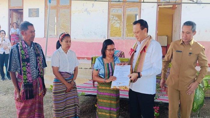 Hari Anak Nasional ke-40, Bupati Belu Resmi Buka Sekolah Jarak Jauh SDN ...