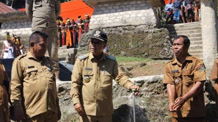 Berkunjung Ke Kampung Galimara Sumba Barat Bupati Yohanis Resmikan