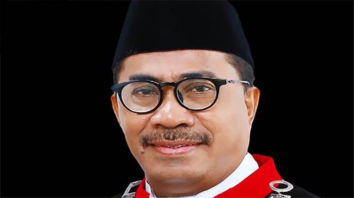 Profil Tokoh NTT , Daniel Yusmic Pancastaki Foekh Kelakar Jadi Kenyatan ...