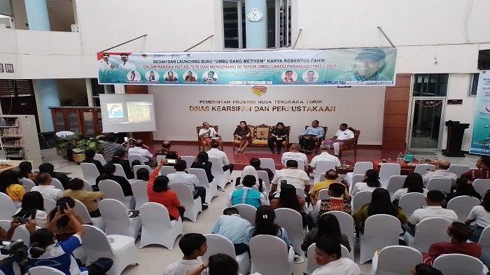 Dinas Kearsiapan dan Perpustakaan NTT Bedah & Launching Buku Umbu Sang Metiyem Karya Robertus ...
