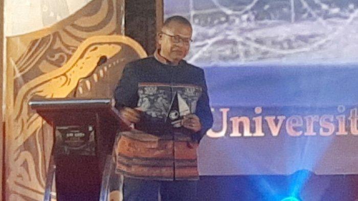 Unipa Maumere Raih Pos Kupang Award 2023 Sebagai Kampus Merdeka Paling ...
