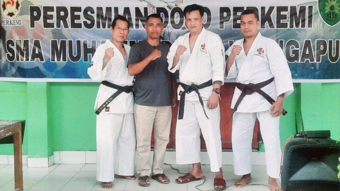 Ketua Perkemi Sumba Timur Resmikan Dojo SMA Muhammadiyah Waingapu - Pos ...