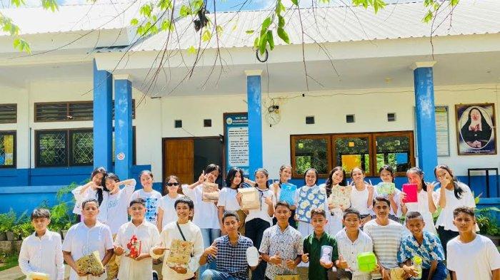 Natal dan Tahun Baru Bersama, Siswa dan Guru SMPK Mother Ignatia Rote ...