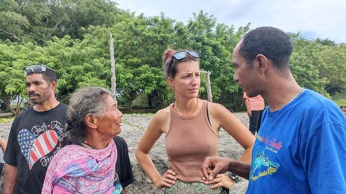 Konservasi Penyu dan Bahaya Sampah Plastik di Pantai Riangdua Lembata ...