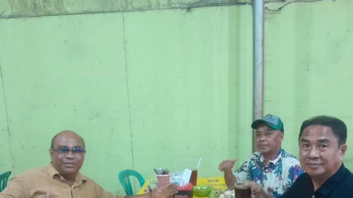 Kuliner NTT, Trio Sahabat Puti Abu Abu Menikmati sate Kambing Timor vs Filosofi Johan Oematan ...