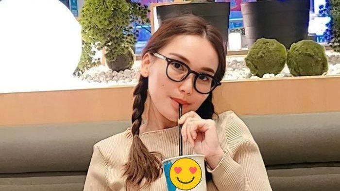 Sosok Ini Jadi Pembela Ayu Ting Ting Saat Sang Biduan Dibully Haters , Ini yang Dilakukan Rina ...