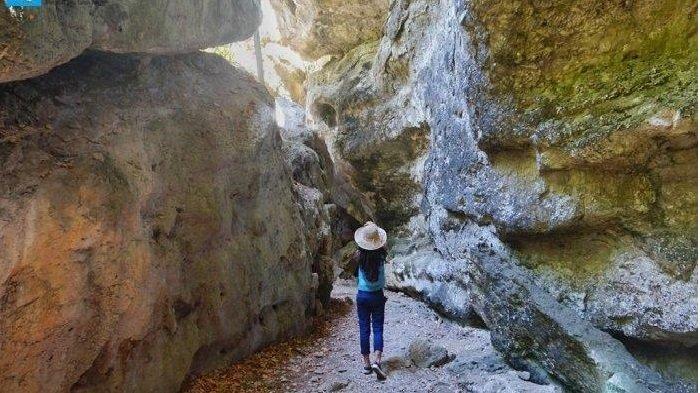 Pesona Goa Batu Cermin dan Goa Rangko di Labuan Bajo, Destinasi Wisata ...