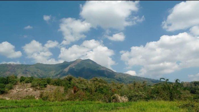 Gunung Inelika di Ngada dan Bahaya Tak Tak Kasat Mata - Pos-kupang.com