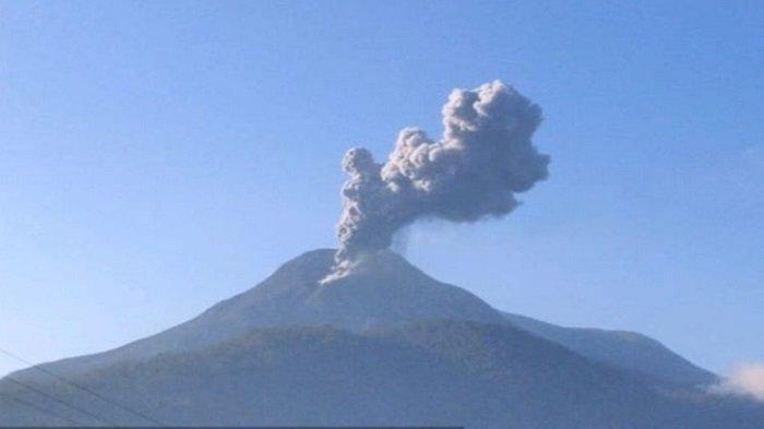 Gunung Lewotobi Laki-laki di Flores Timur Erupsi Pagi Ini, Abu Vulkanik Mengarah ke 5 Desa - Pos ...