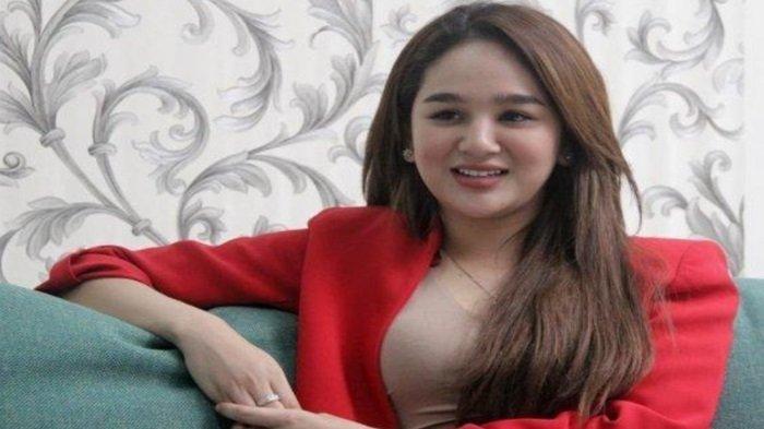 Baru Sebulan Menikah, Hana Hanifah Ingin Segera Bercerai dari Randy ...