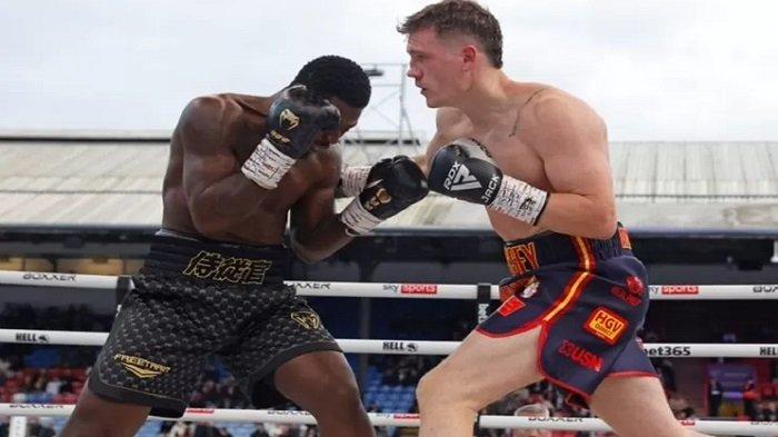 Hasil Tinju Dunia, Kalahkan Chamberlain, Massey, Juara Baru Kelas ...