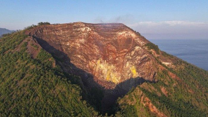 Aktivitas Magmatik di Gunung Iya Picu Terjadinya Erupsi, Warga Ende ...