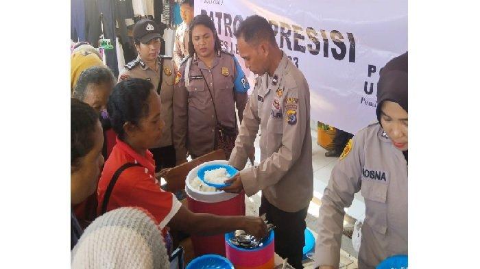 Polres Lembata Sediakan Makan Gratis Bagi Pedagang Pasar Pada Pos