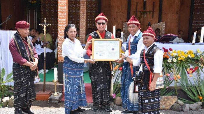 Penasihat Menhukham RI: Tenun Ikat Ngada Terdaftar di Kemenkumham dan Diakui WIPO - Pos-kupang.com