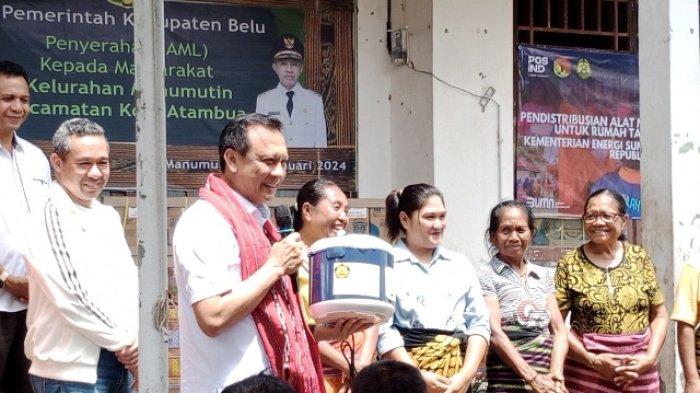 Kementerian ESDM RI Bantu 112 KK di Manumutin dengan Alat Masak Berbasis Listrik - Pos-kupang.com